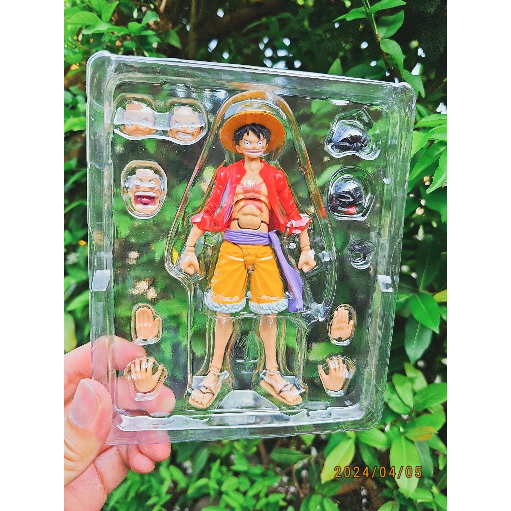 Straw Hat Luffy SHF Model with Movable Joints One Piece Pirate Island ...