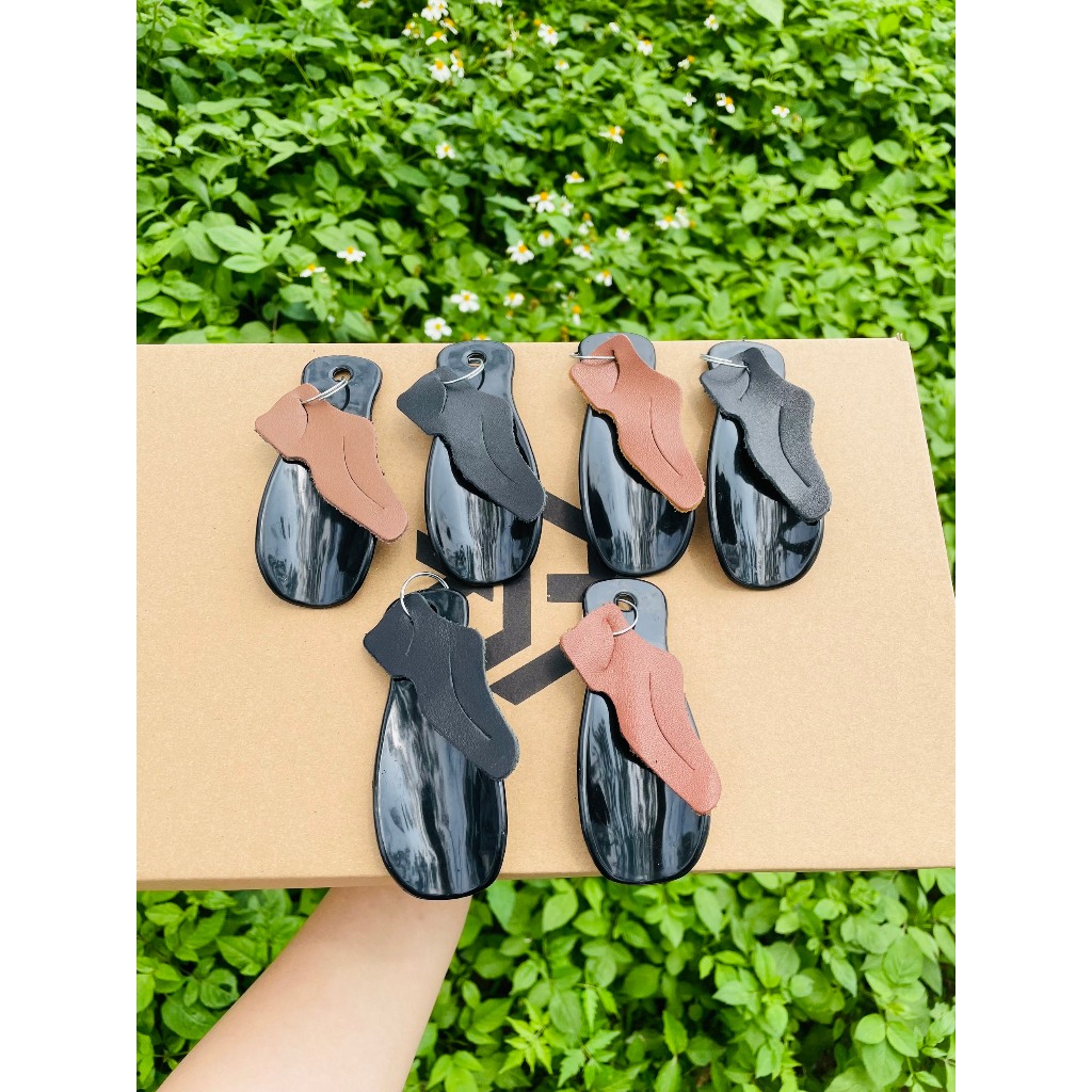 Pick Up Mica Plastic Shoe Heels With Leather Key Chain To Shape A ...