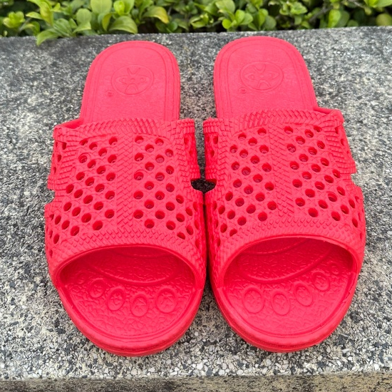 Honeycomb slippers do not come with stickers, suitable for people who ...