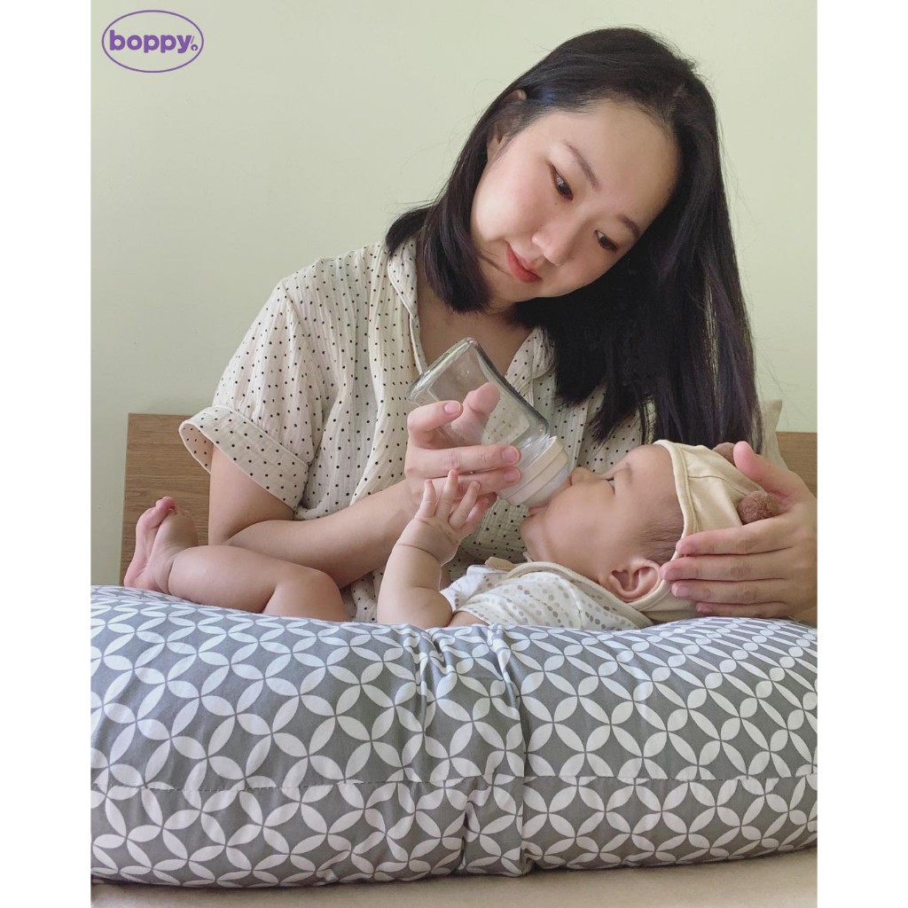 [USA] Boppy Pillow for breastfeeding, creating the baby's most ...