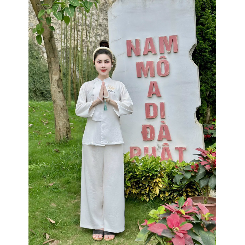Dharma clothes embroidered with the word Tam for high-end ceremonies ...