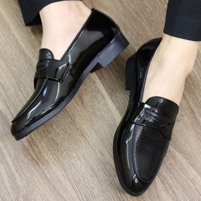 Men's dress shoes in glossy checkered leather, stitched rubber sole (CODE: MT glossy checkered ...