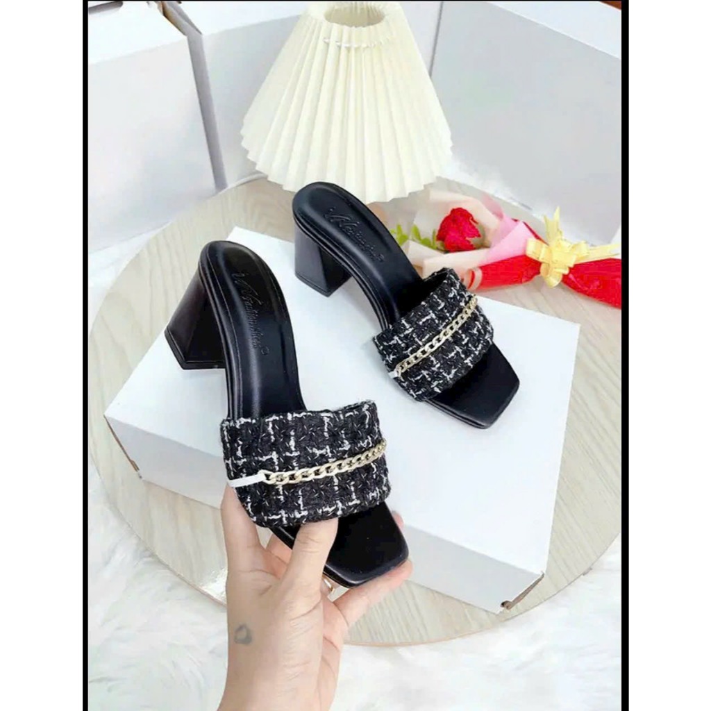 Women's clogs with quilted straps and chains, 5-inch square heel, soft ...