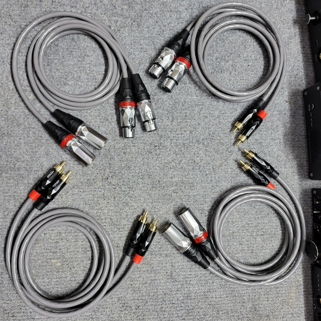 4 types of Japanese audio signal wires: Canon male and female, AV ...