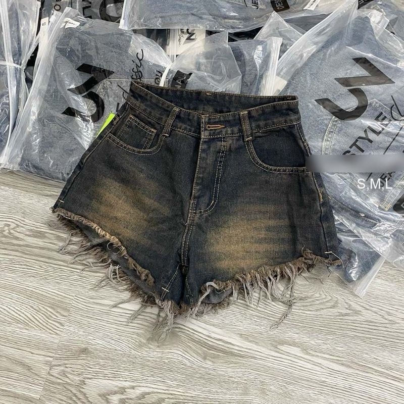 Women's shorts with thigh cutouts and chains and many beautiful cheap ...