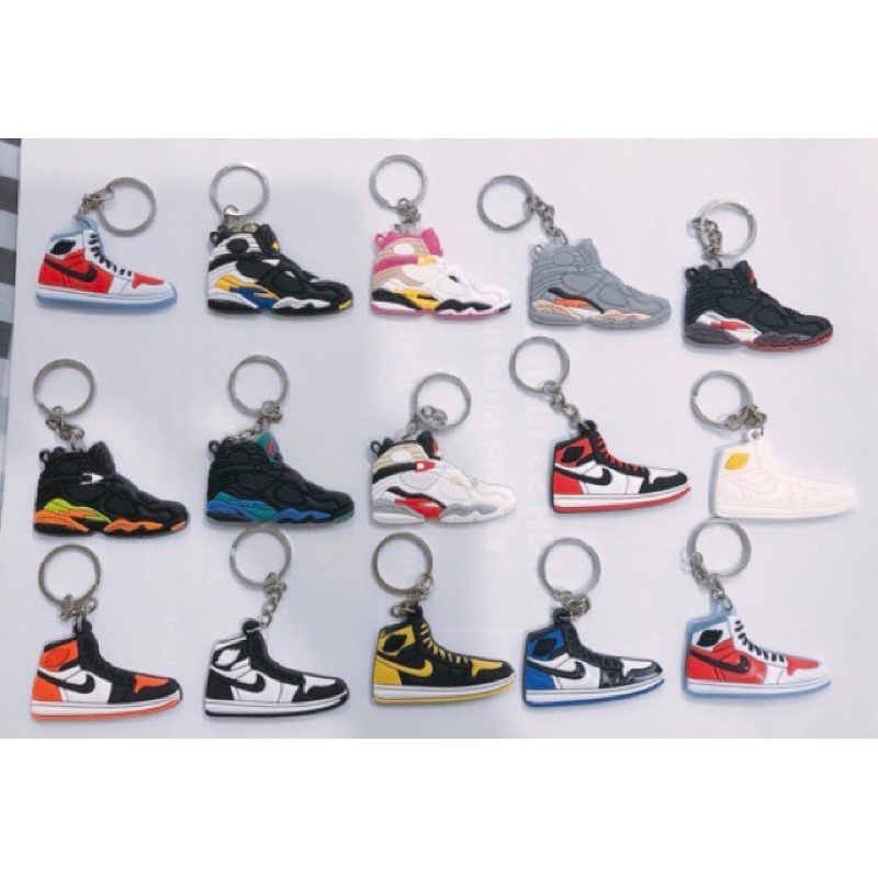 [giaydepnamtt]Gift Keychains with Diverse HOT HIT Designs (Random ...