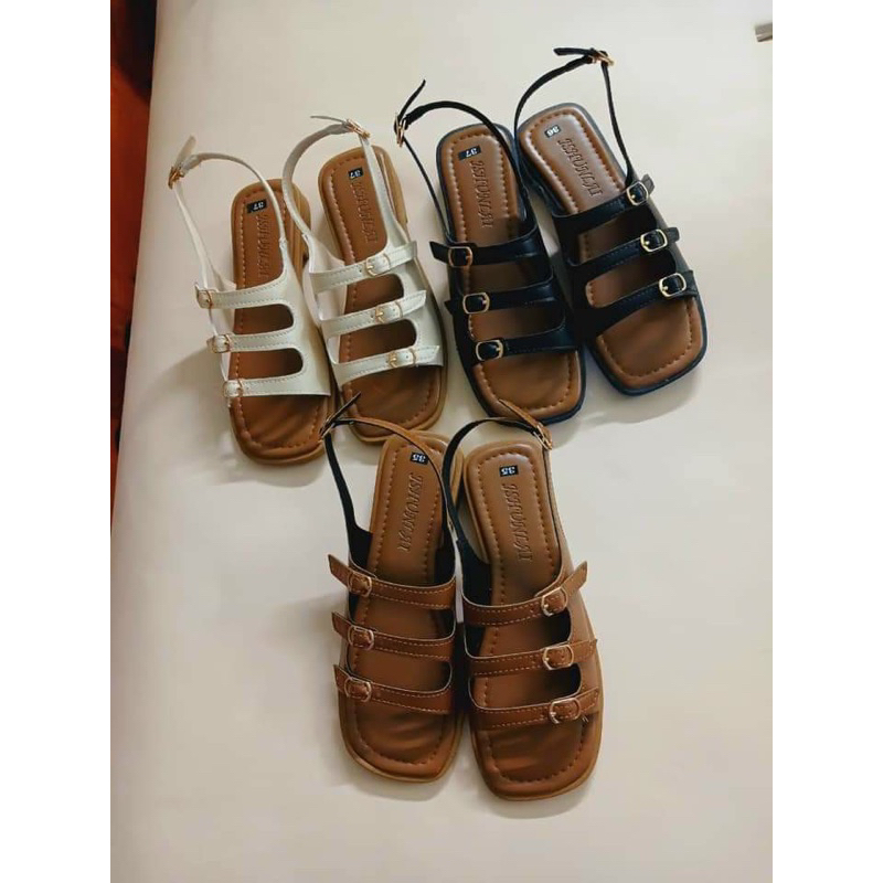 Back Strap Slippers With Three Horizontal Straps And Button LQH47 (Pom ...