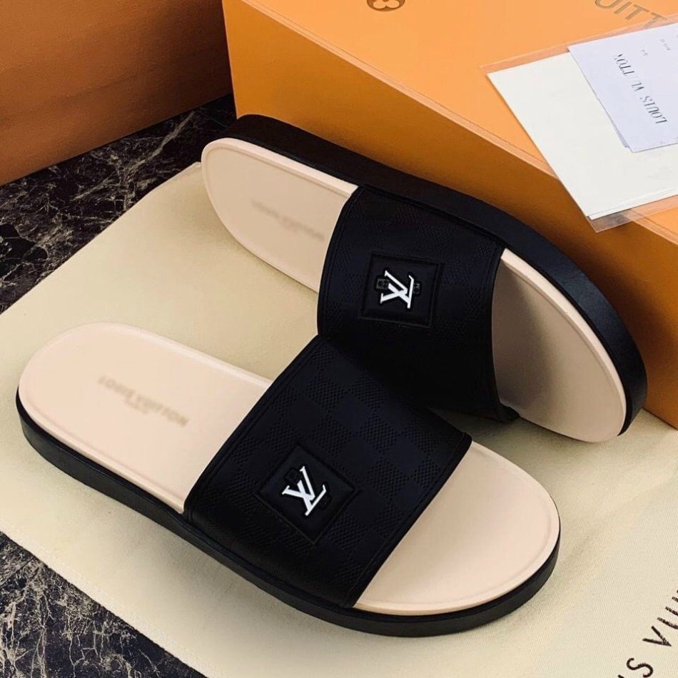 Lv Slippers, High Quality Toe Slippers. The New Model Is Sturdy 3cm ...