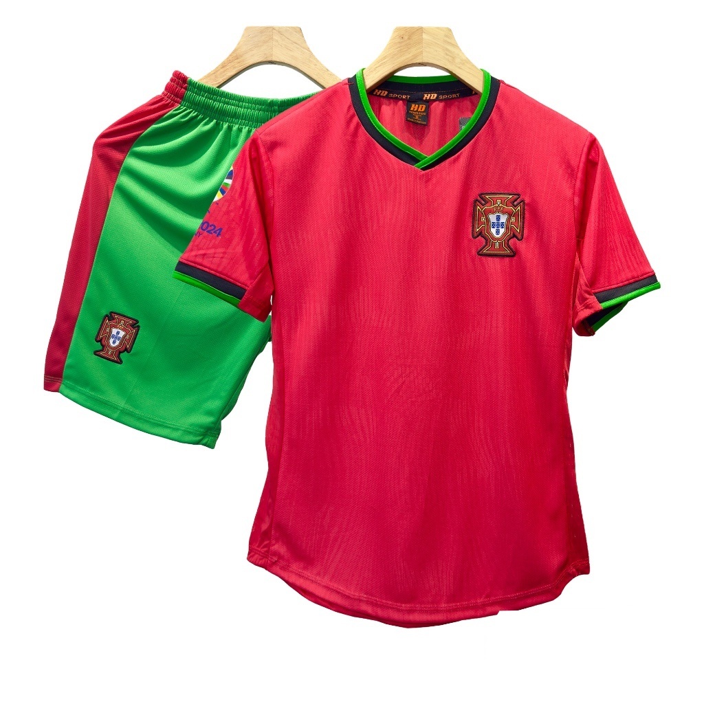 (Where's Pair of Portugal Team Fans) Portugal Team Football Kit ...