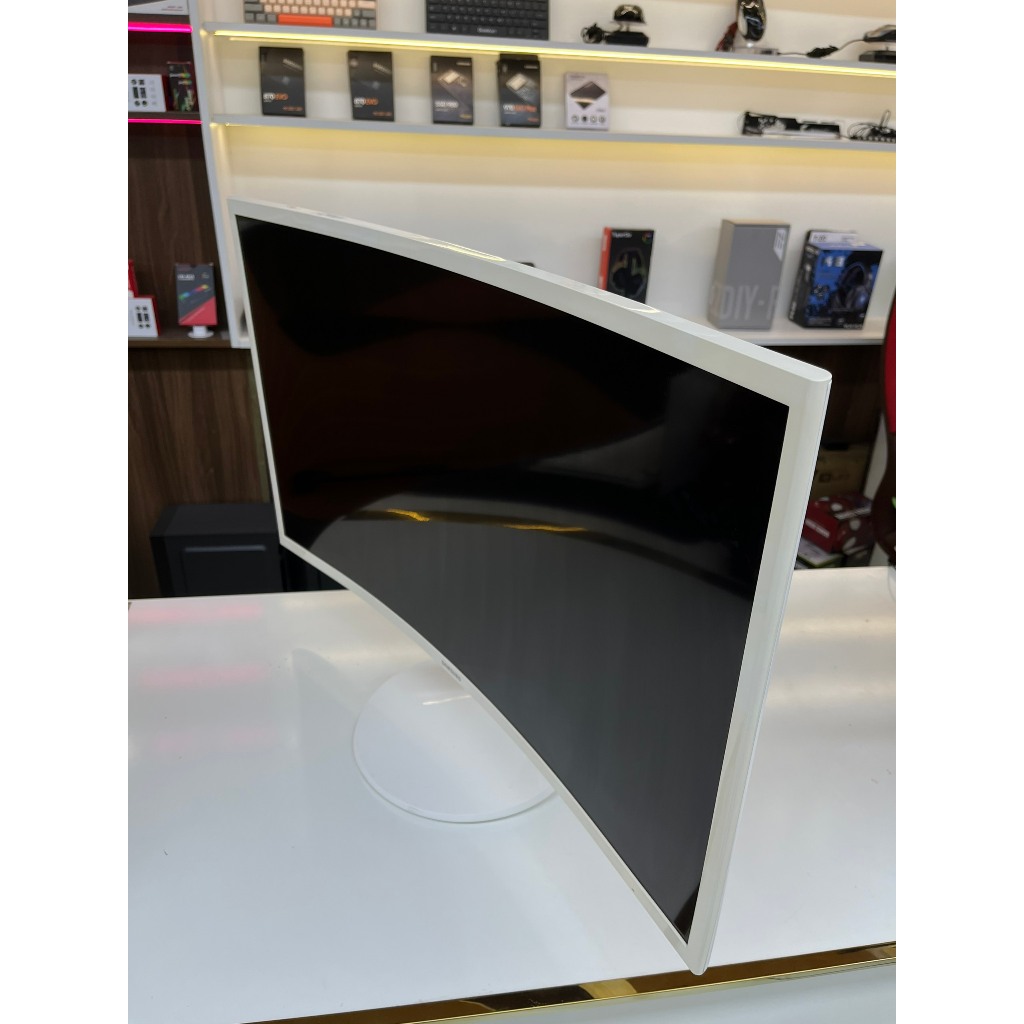 Samsung 32" INCH Curved FULL HD Screen - Thin, Beautiful, Super Cheap ...