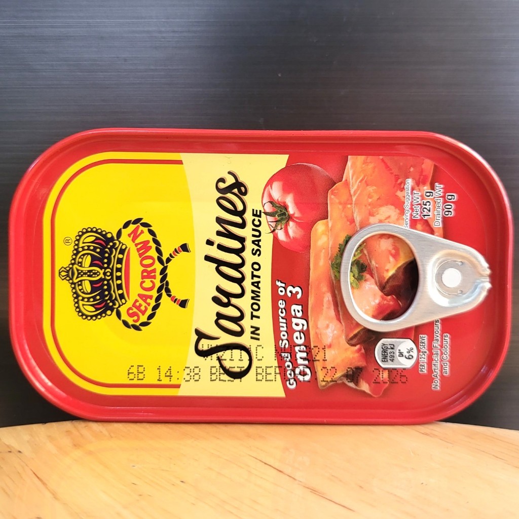 Sea CROWN - RED FLAT box 125g - HERRING in tomato sauce / Sardines in ...