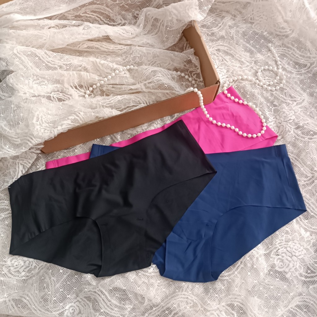 Invisible unlined rubber underwear, brings coolness and softness ...