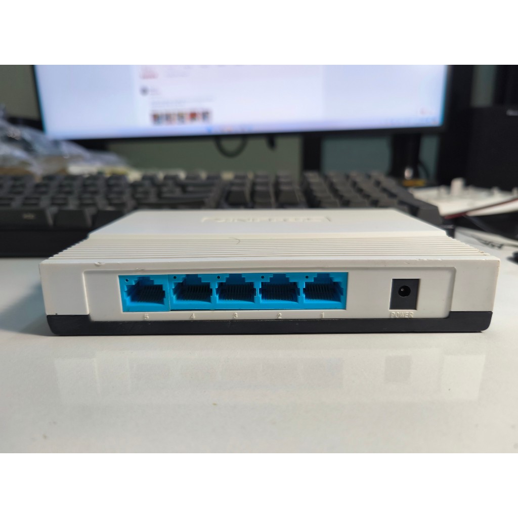 5-port Gigabit Switch, TPlink 5-port Switch SG1005 white | Shopee Malaysia