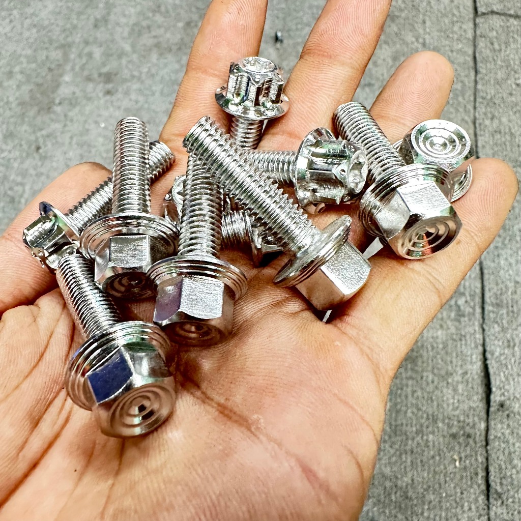 Salaya Stainless Steel 304 8Li Odd Screws of All Sizes Mounted in Many ...