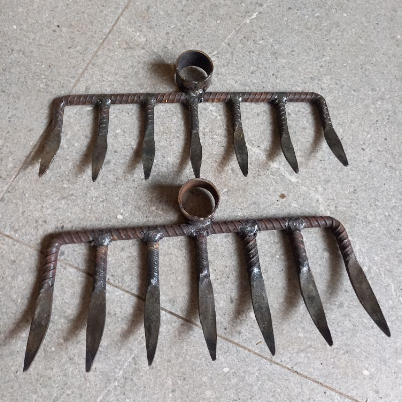 Soil rake, poop rake, grass rake with 7 twisted steel teeth | Shopee ...