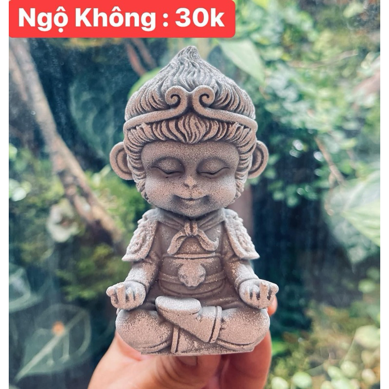 Sun Wukong statue model raises his finger to set up terrarium, semi ...