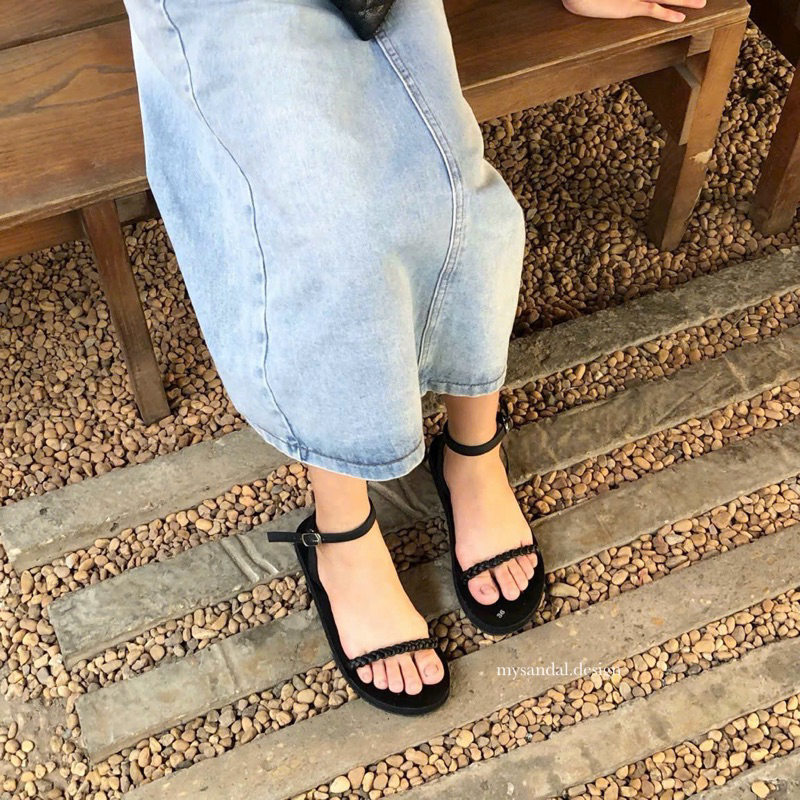 Simple design sandals with braided straps | Shopee Malaysia