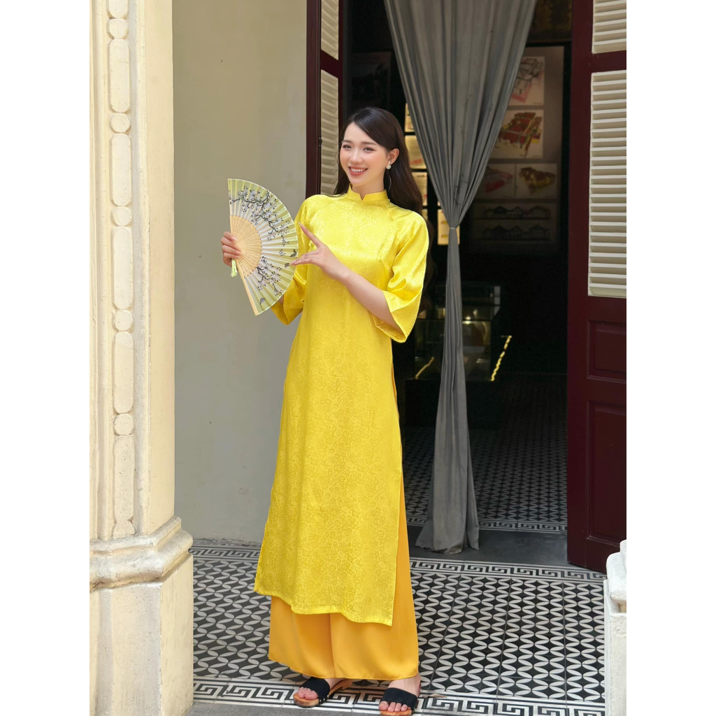 Women's high-quality brocade silk ao dai, modern shape, high neck, short sleeves - Modern gold ...