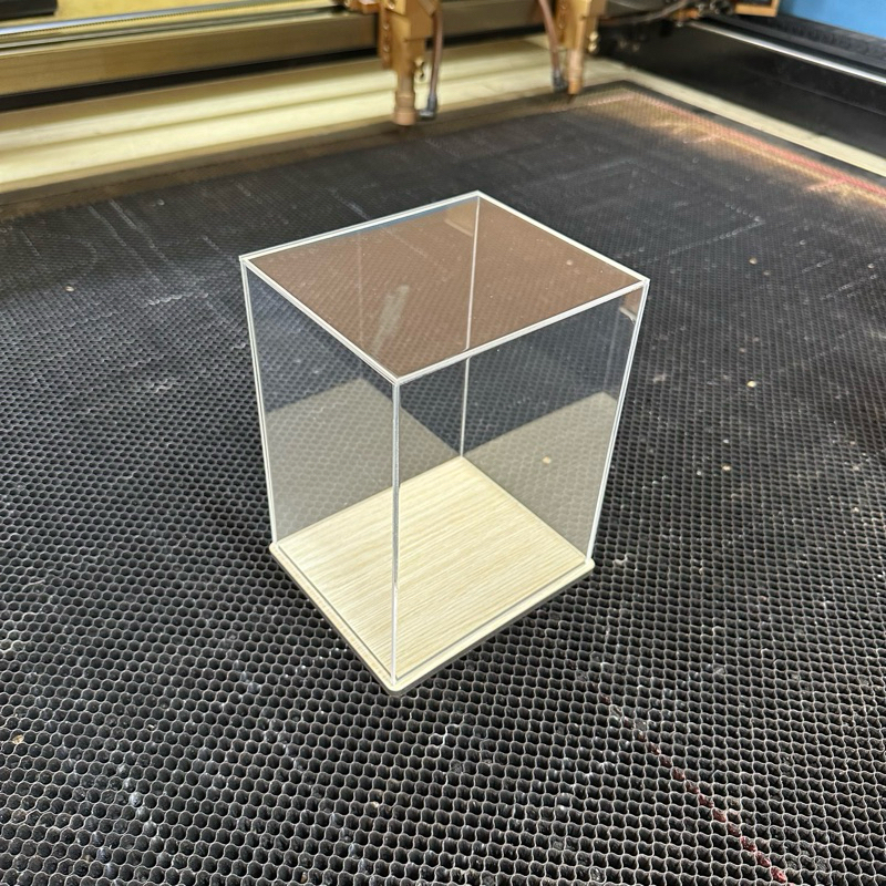 Complete pre-shaped transparent mica static model display box, diverse ...