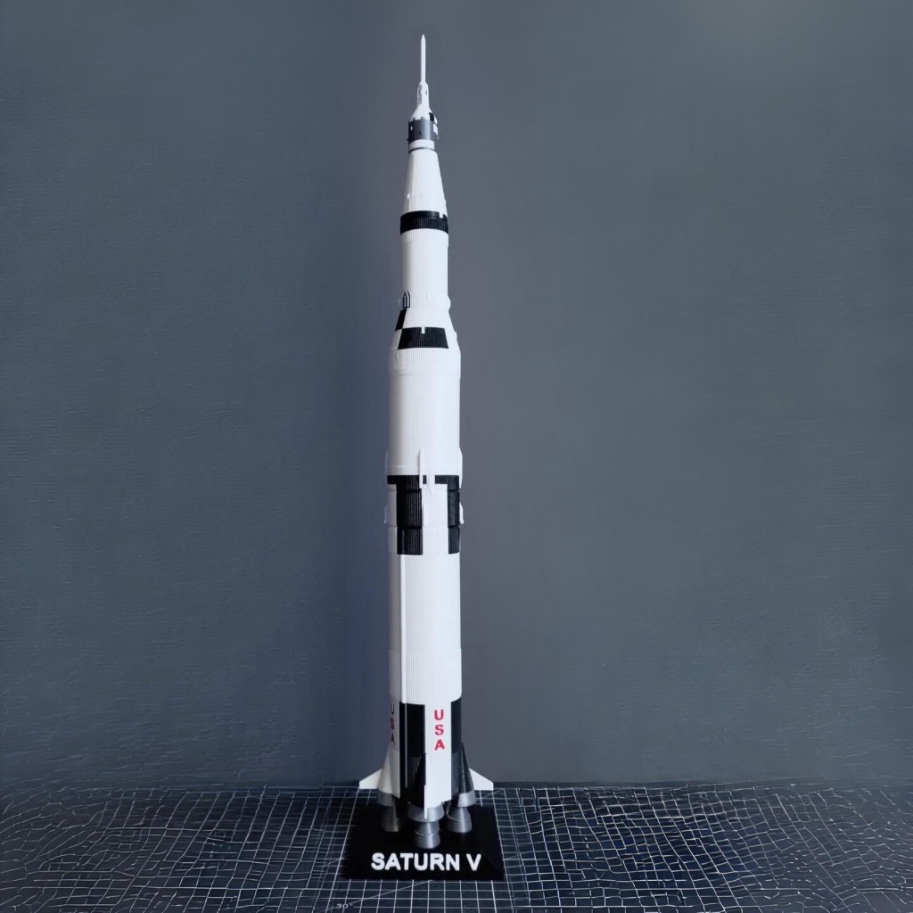 Apollo Saturn V rocket model, scale 1:200, 56cm high, assembled from 60 super realistic 3D ...