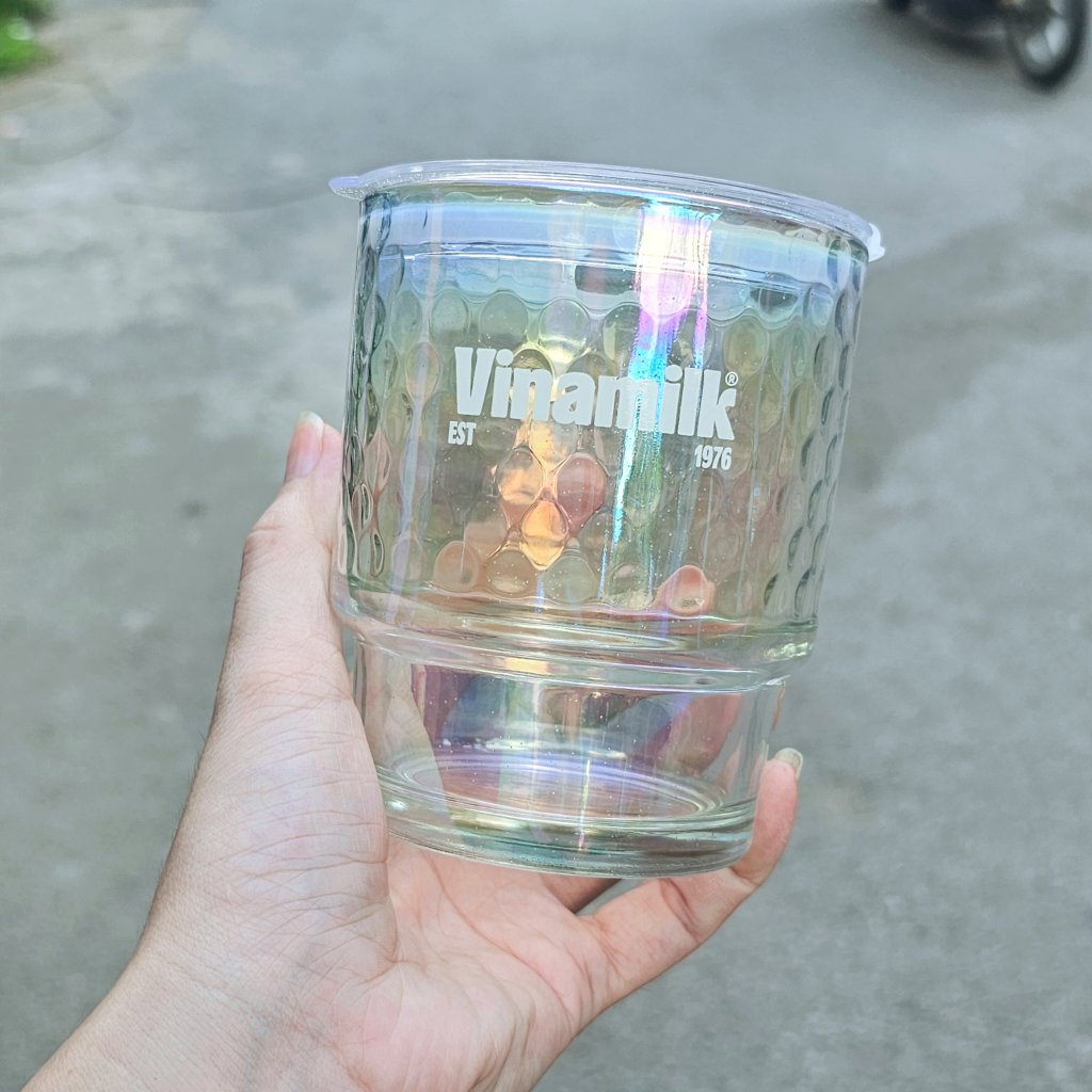 Sparkling rainbow glass cup with straw, spill-proof lid and straw 370ml ...