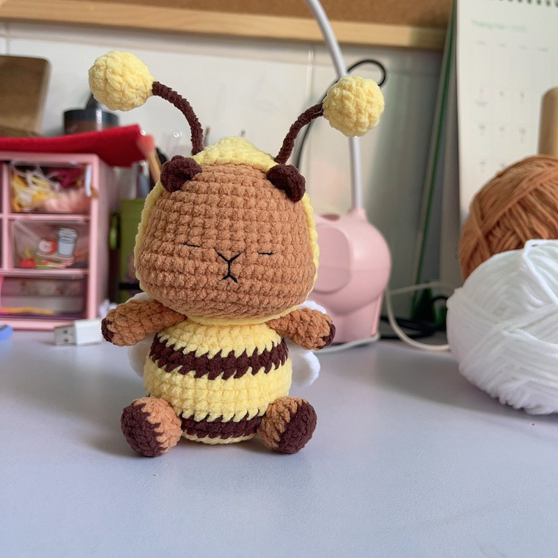 Capybara cosplay bee wool keychain made of bear velvet wool | Shopee ...