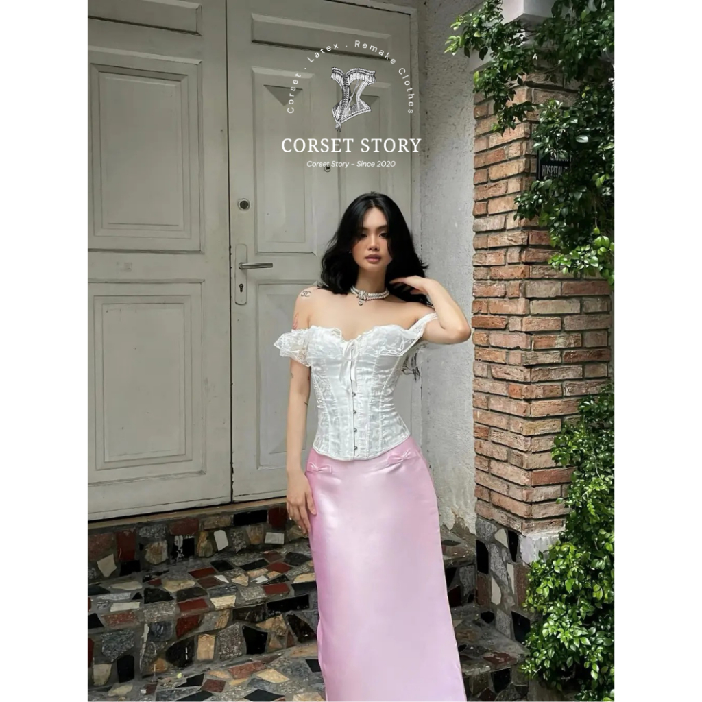 Corset STORY- White Off-Shoulder Corset Set with ladylike lace sleeves mixed with silk skirt for ...