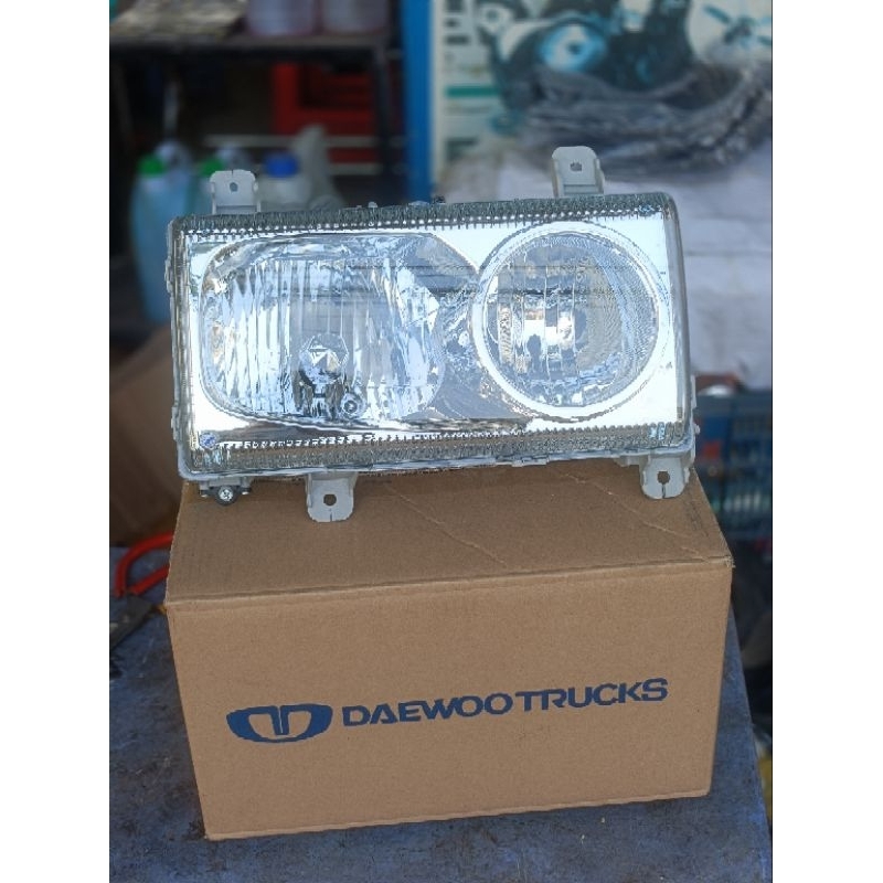 Daewoo NOVUS truck headlights | Shopee Malaysia