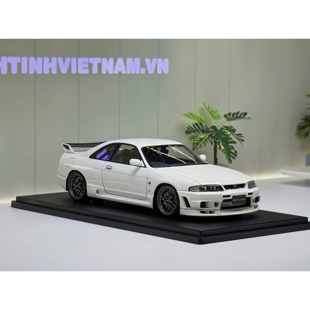 Nissan SKYLINE R33 GTR WHITE MODEL CAR,1/18 IGNITION SCALE | Shopee ...