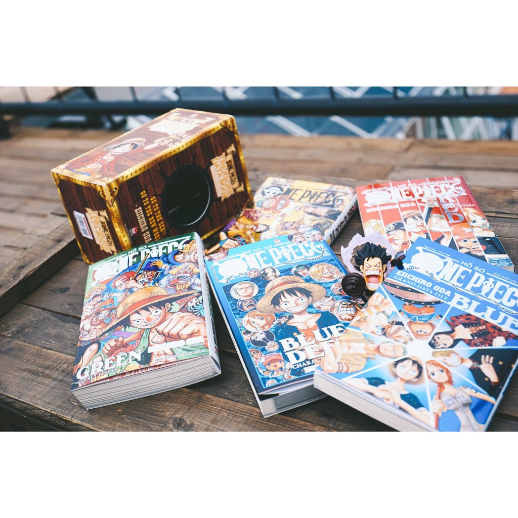 One Piece Profile Comic, complete set of 5 volumes without box + Wanted ...