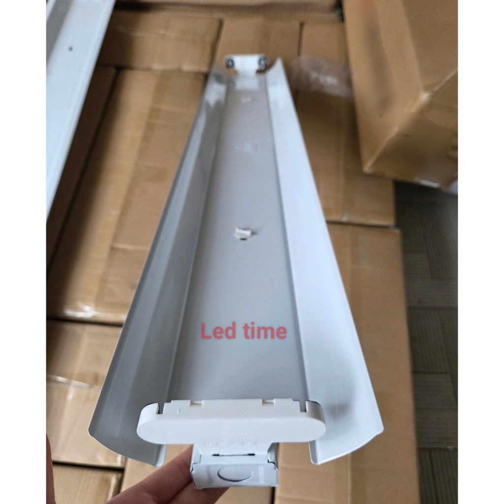 Reflective light trough with powder coated double reflector 1,2m - T8 ...