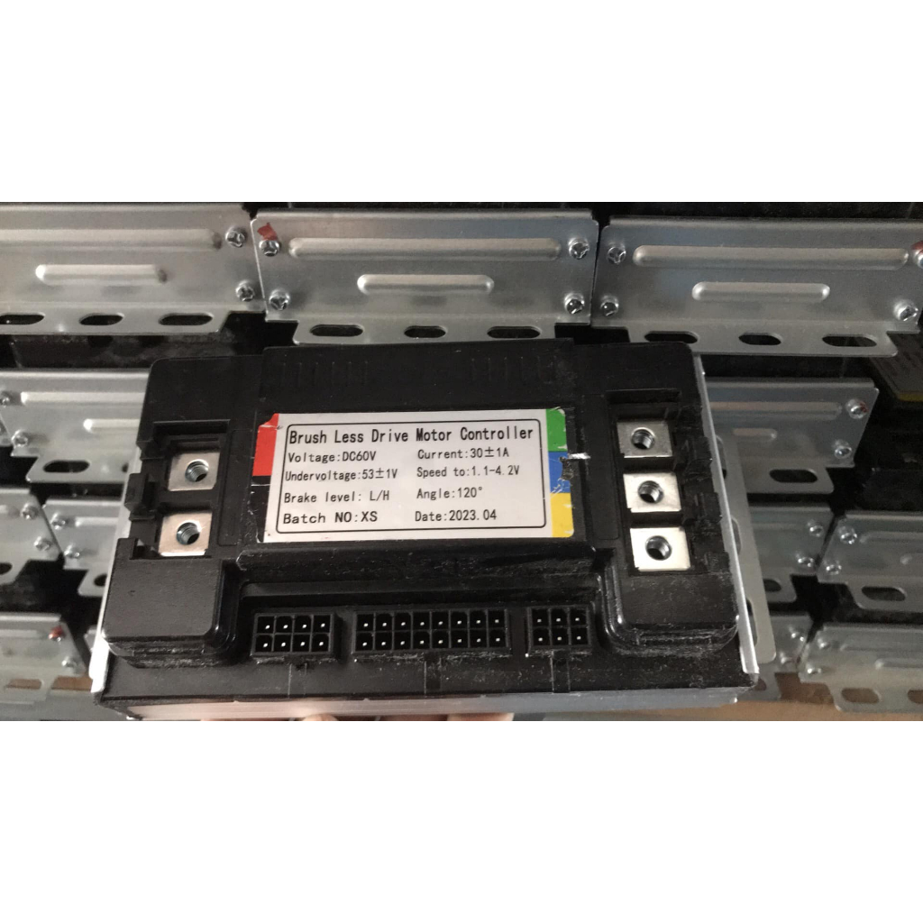 Genuine cast iron ic for vehicles installed for genuine vespa xmen jvc ...