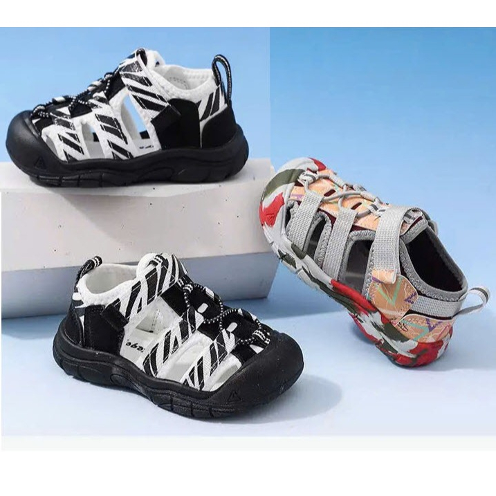 Shoes for babies with flat feet used to line medical orthopedic soles ...
