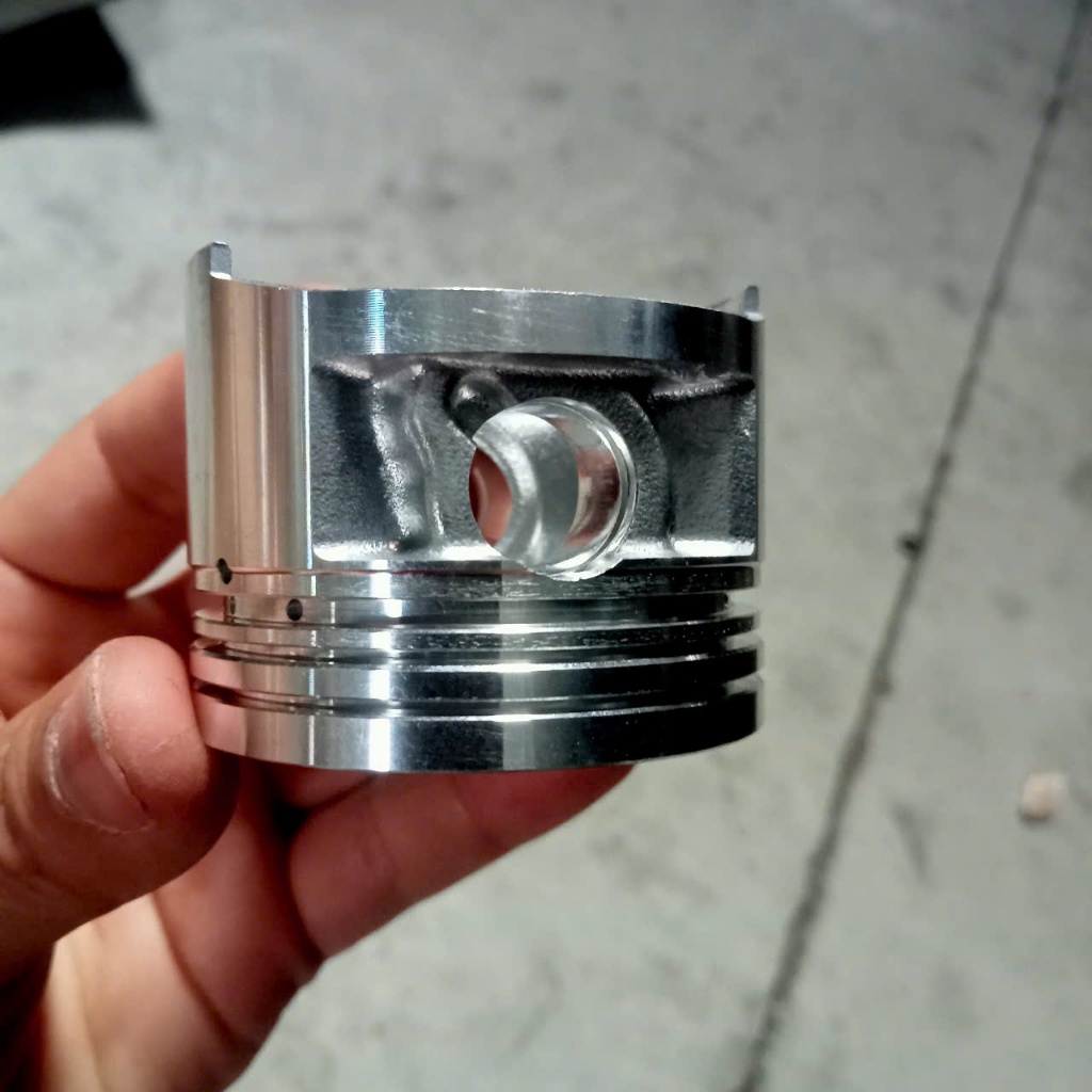 Car piston WAVE 110, SIRIUS 110,SIRIUS 110 FI, FUTURE NEO,FUTURE 125 ...