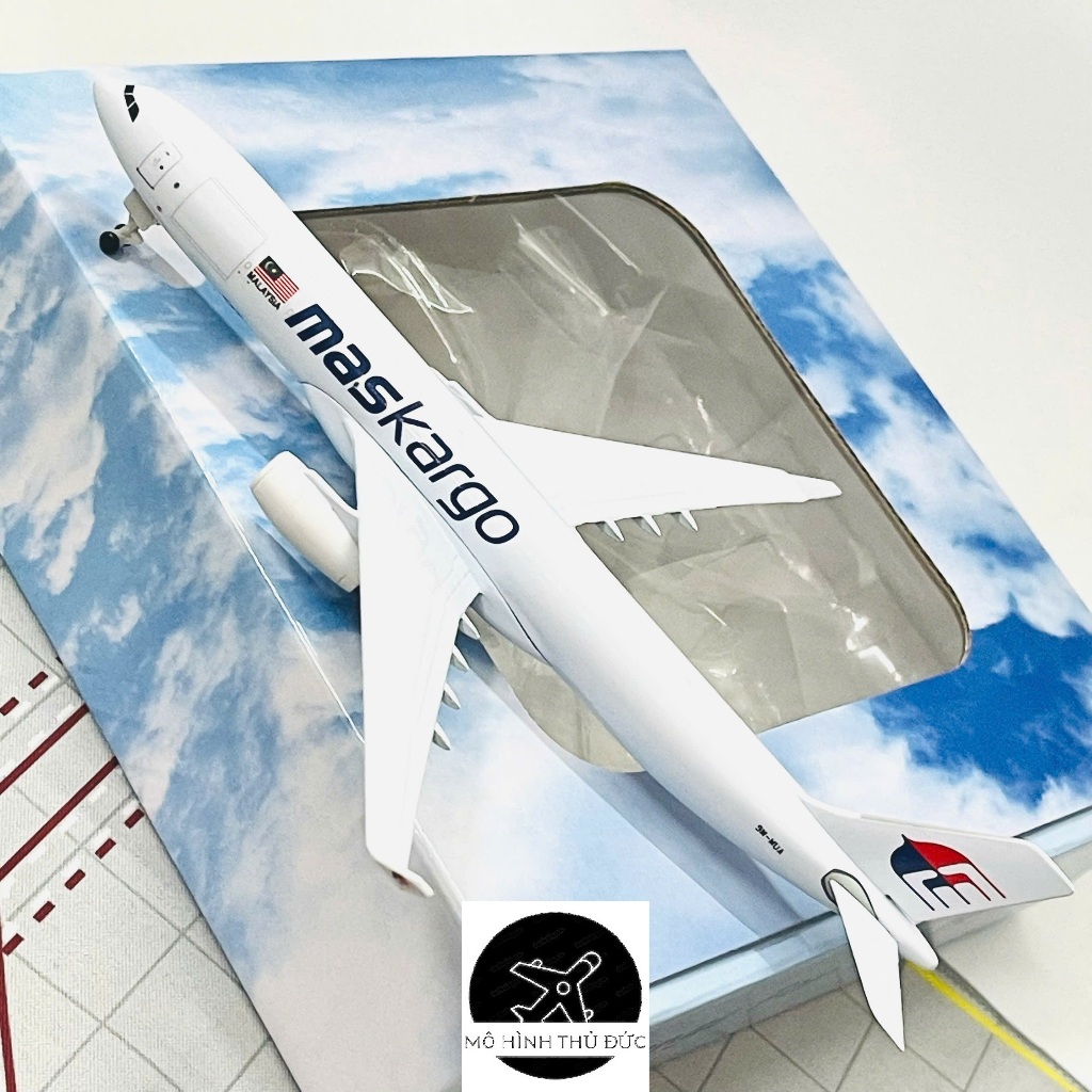 Airbus 330 Maskargo "Malaysia Airlines" - 1/400 Scale Molded High ...