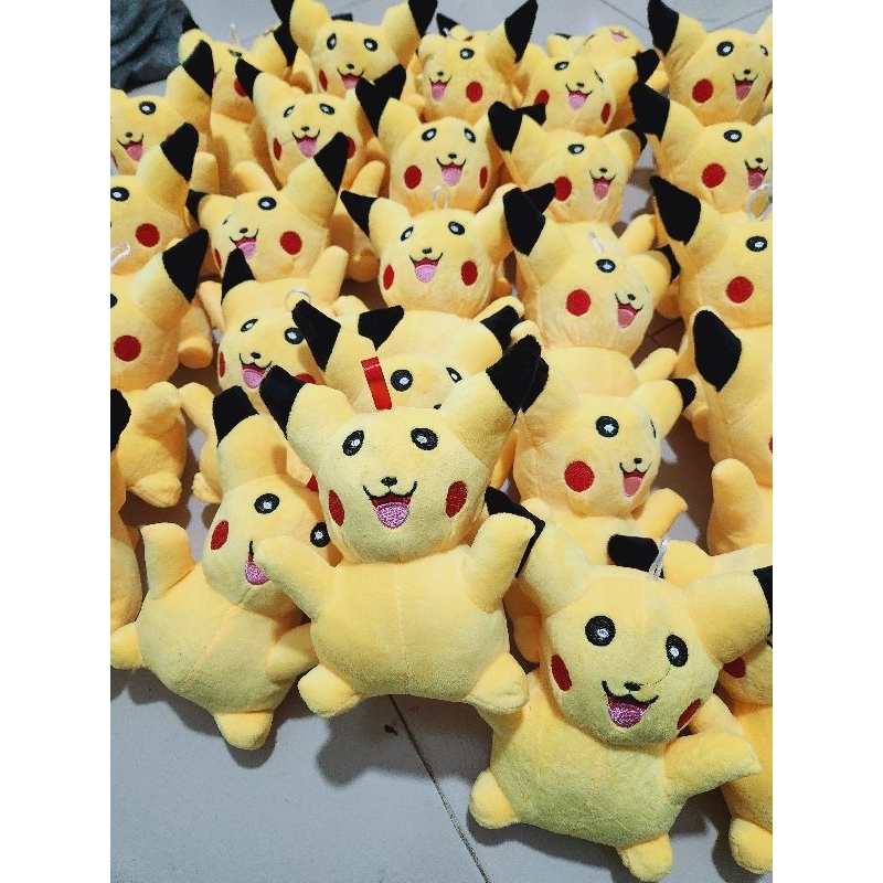 Super cute teddy bears and pikachu stuffed animals. Small size stuffed ...