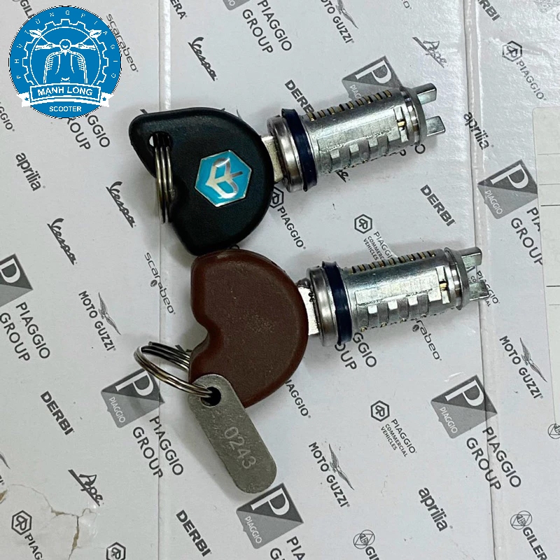 Genuine high-quality Piaggio magnetic lock set (Fits all Vespa models ...