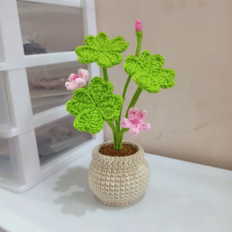 Handmade wool four-leaf clover pot (Real photo taken by the shop ...