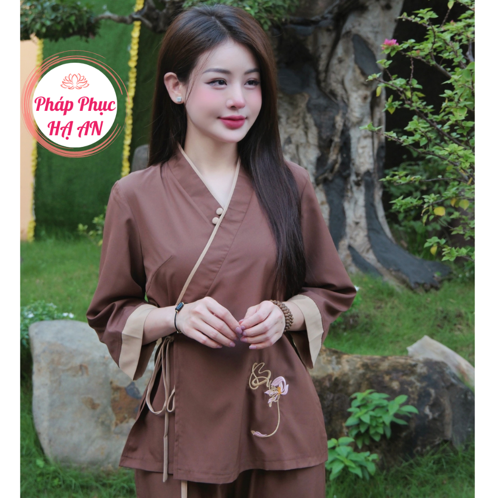 Pagoda set with diagonal tie embroidered with words, loose-fitting ...