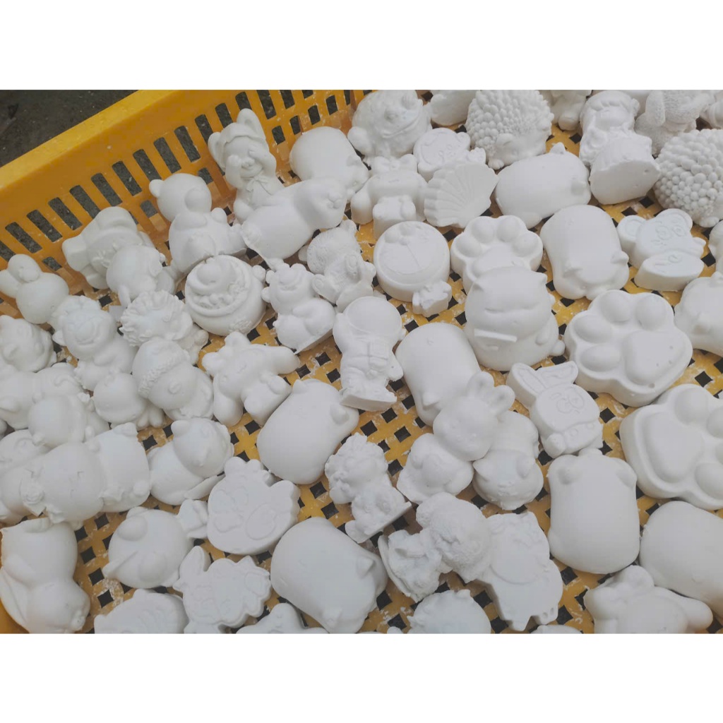 Combo of 51 MINI PLASTER COLORING STATUES WITH MANY RANDOM PATTERNS ...