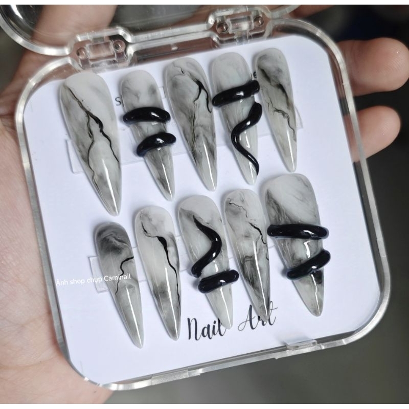 Pieceg Fake_nailbox up nails with luxurious embossed black snake ...
