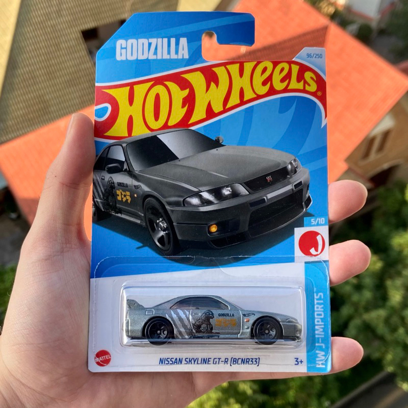 Cullen's Backyard - Hot Wheels Nissan Skyline GT-R R33 Godzilla Gray ...