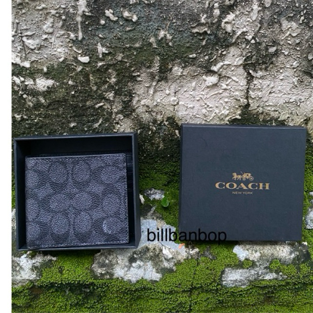 Coach 916 Signature Canvas short wallet with Black color C Logo ...