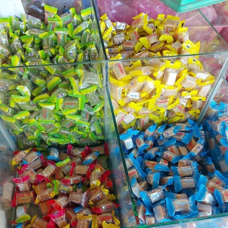 Tuyet Huong sticky coconut candy, Huynh Yen many flavors 500G | Shopee ...