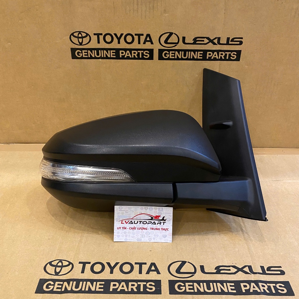 Toyota Innova rearview mirror (2017-2020) | Shopee Malaysia