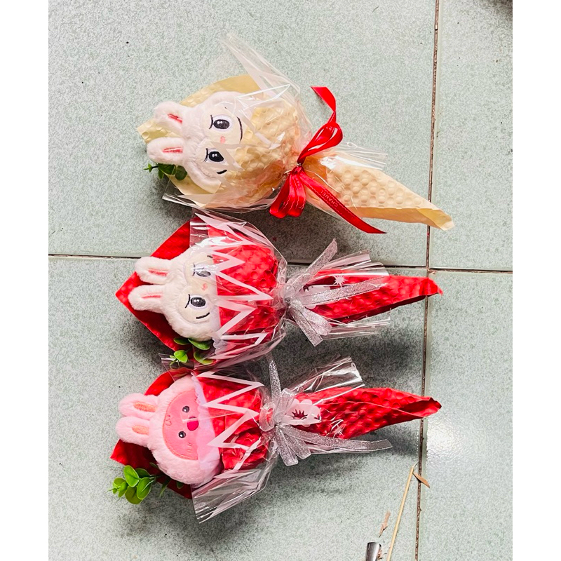 Labubu animal cone bouquet (ready-made) with card bag | Shopee Malaysia
