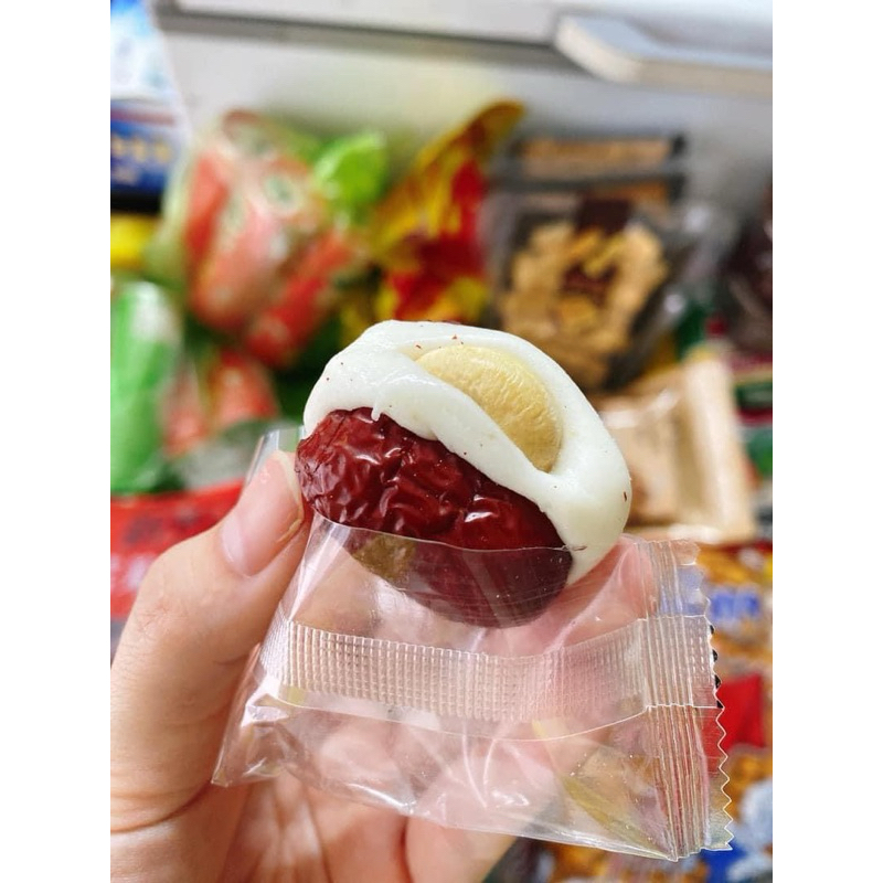 Red apple milk camel candy sandwiched with cashews | Shopee Malaysia
