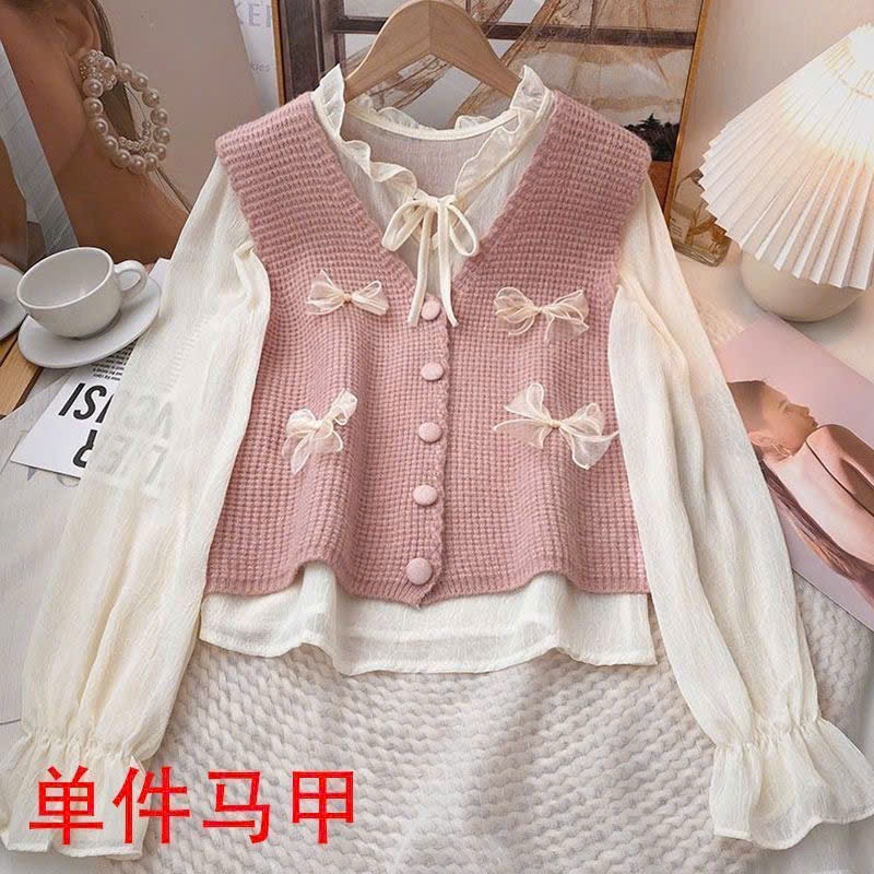 Women's vest, women's wool vest (No undershirt included) buttoned with ...