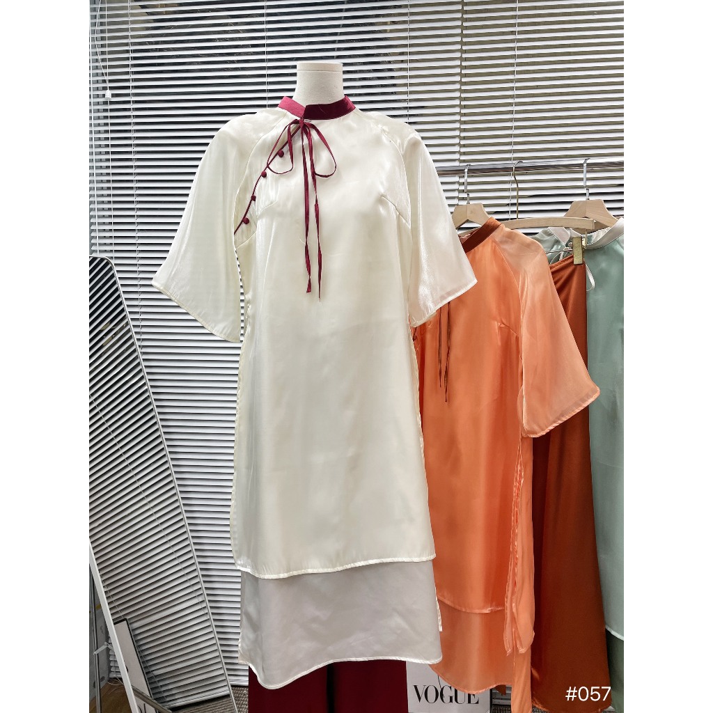 Innovative ao dai Set made of silk chiffon with silk lining, Maian heart collar, slit shirt, rib ...