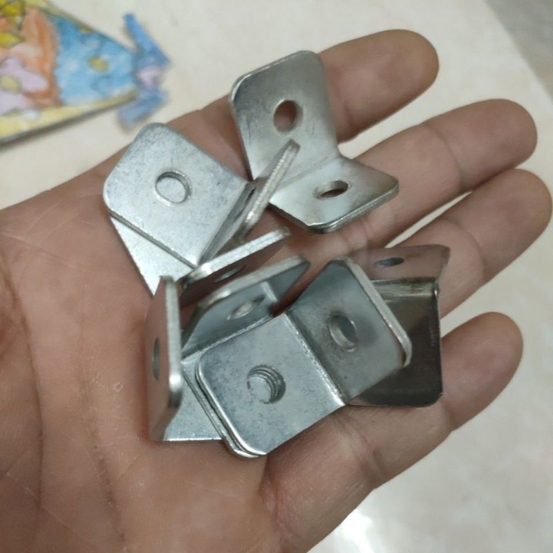 Price of 10 iron brackets | Cabinet catch | Dimensions 20x20x2 mm | 2 ...
